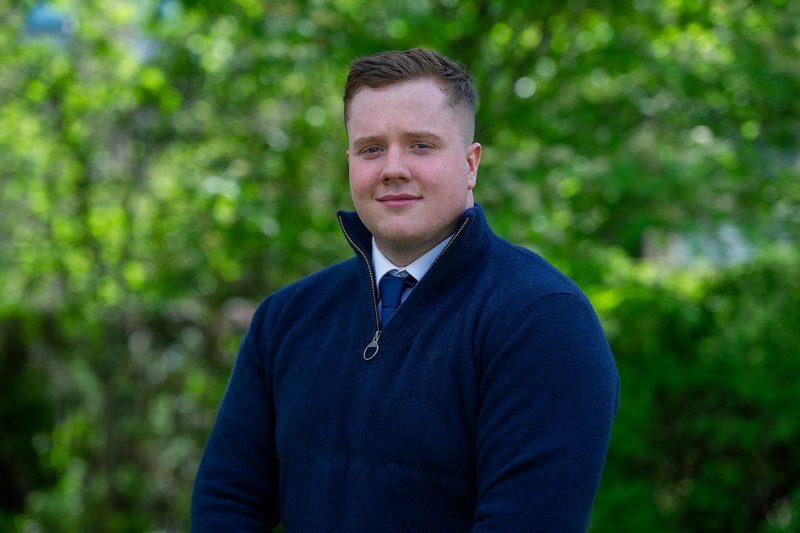 THE TEAM - Advantage Accounting